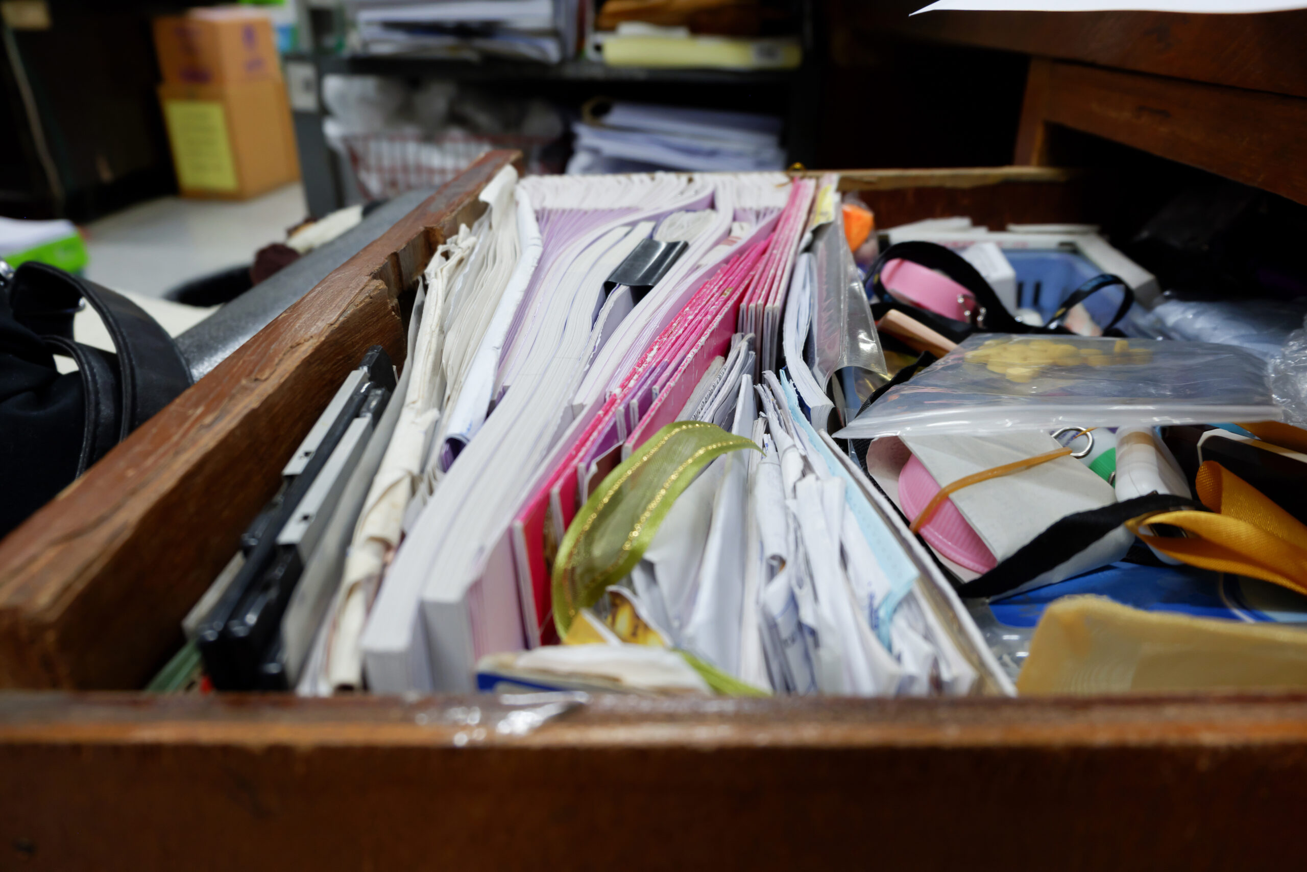 How does clutter affect employee productivity? - Growth Business